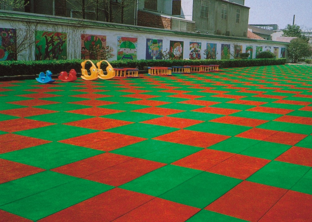 Kids outdoor rubber mat